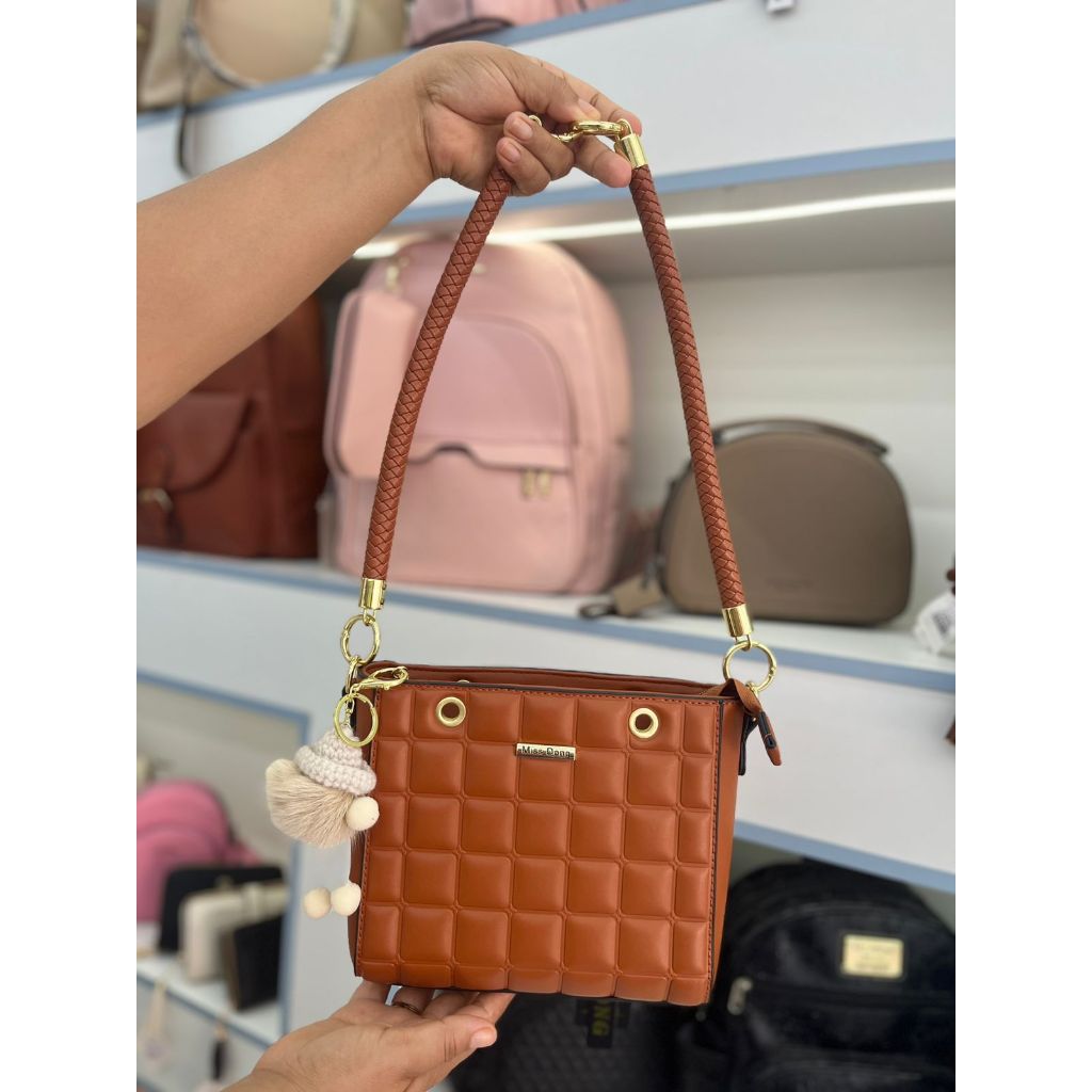 Bolsa Feminina Miss Dong Luxo Média de Mão e Alça Transversal Moderna ...