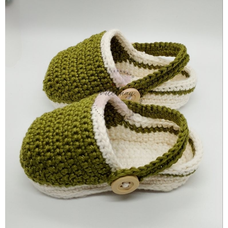Sapatinho de crochê Crocs 9cm | Shopee Brasil