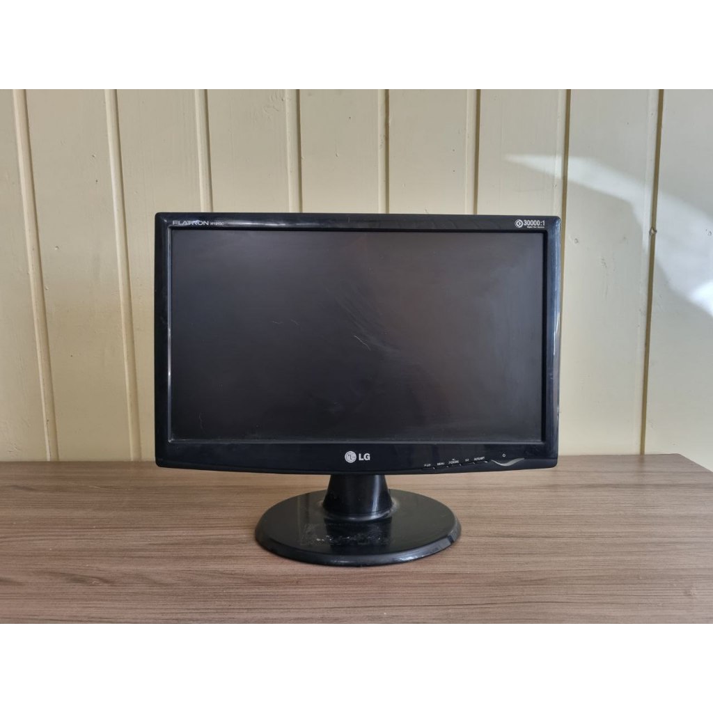 Monitor LG Flatron W1943c 18,5" - Leia | Shopee Brasil