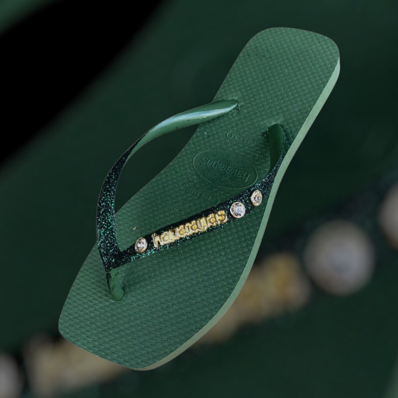 Chinelo feminino modelo quadrado havain corrente com GLITER e ponto de ...