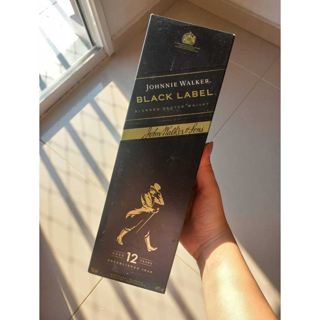 Garrafa Vazia Black Label com Caixa original | Shopee Brasil