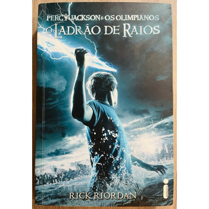 Livro: O Ladrão de Raios - Rick Riordan | Shopee Brasil