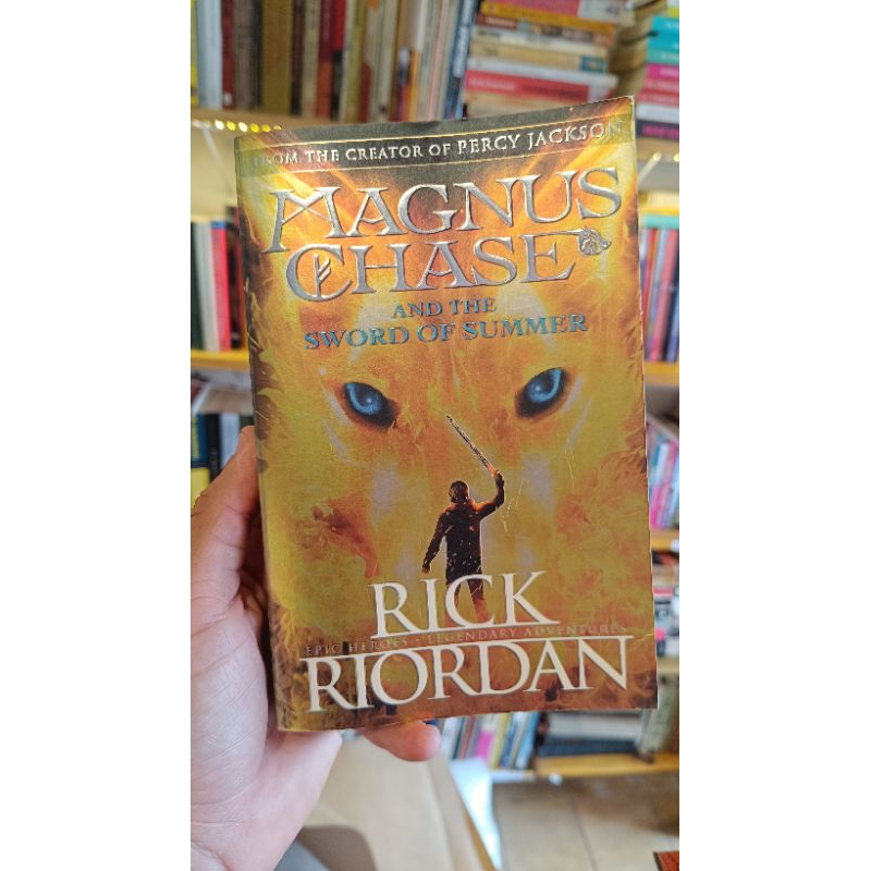 Magnus Chase and the sword OF Summer - Rick Riordan ( edição em inglês ...