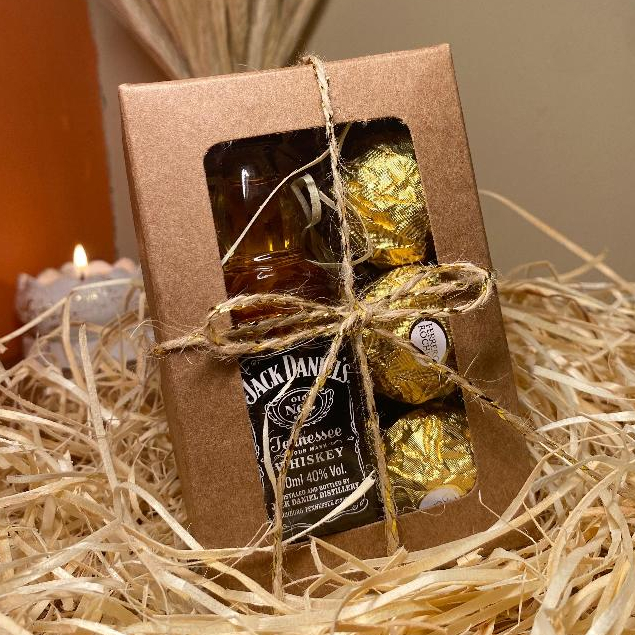 kit de 3 bombons Ferreiro RocheR® e Jack Daniels®, Red Label®, Black ...