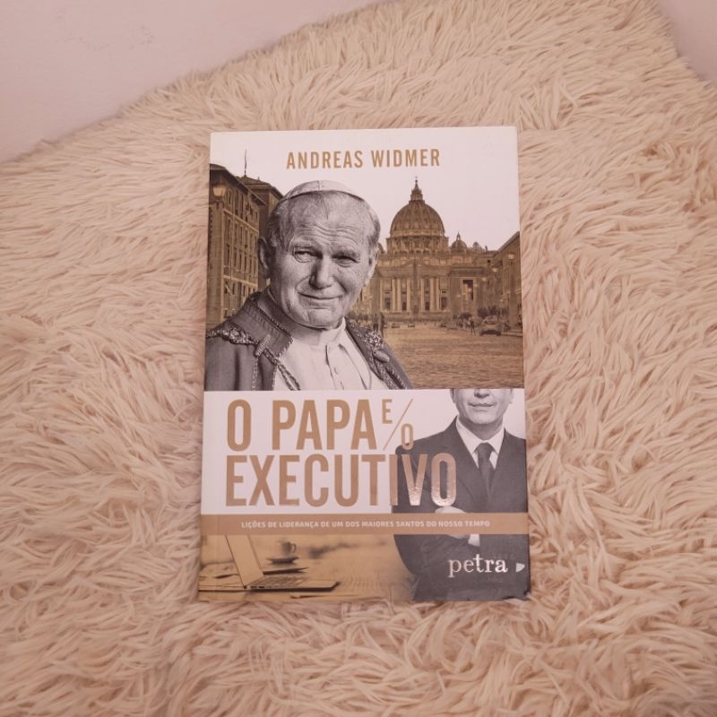 O papa e o executivo (Andreas Widmer) | Shopee Brasil