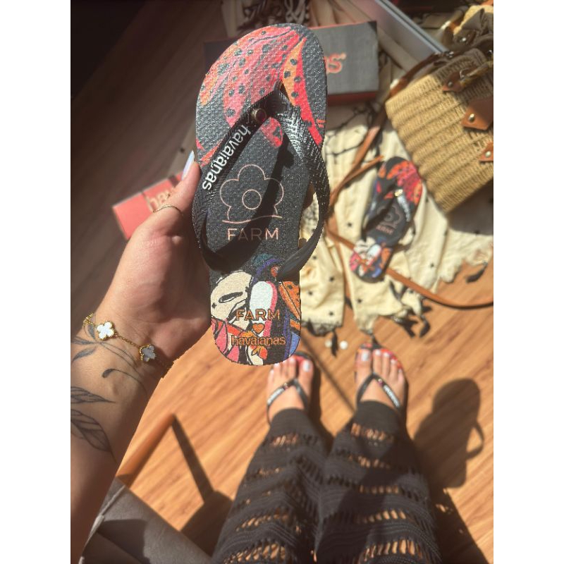 Chinelos coloridos verão. | Shopee Brasil