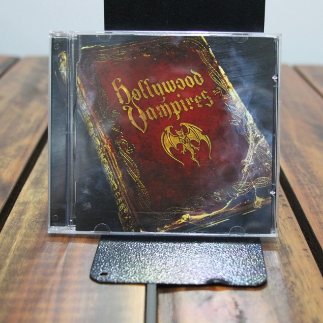 CD - Hollywood Vampires (Johnny Deep Alice Cooper Joe Perry) | Shopee ...