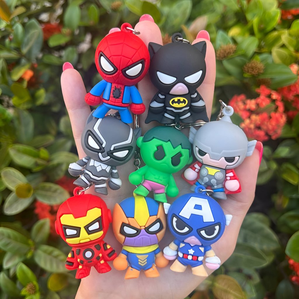 Kit 8 Chaveiros 3D Silicone/PVC | Vingadores, Batman, Homem-Aranha ...