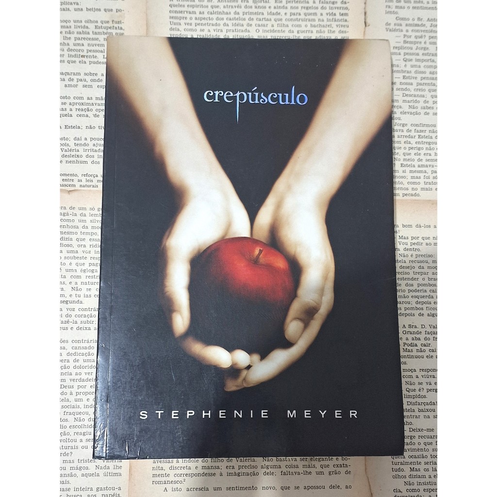 Crepúsculo - Stephenie Meyer (Crepúsculo, livro 1) | Shopee Brasil