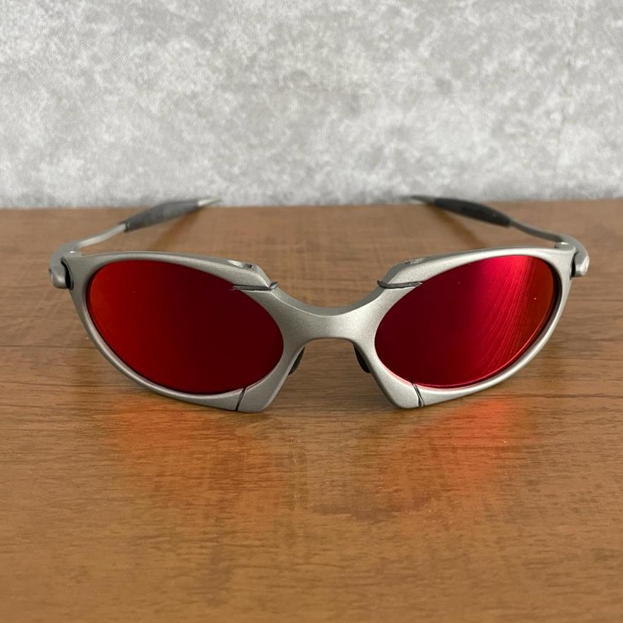 Óculos de Sol R1 em metal cinza chumbo lente dark ruby torch | Shopee ...