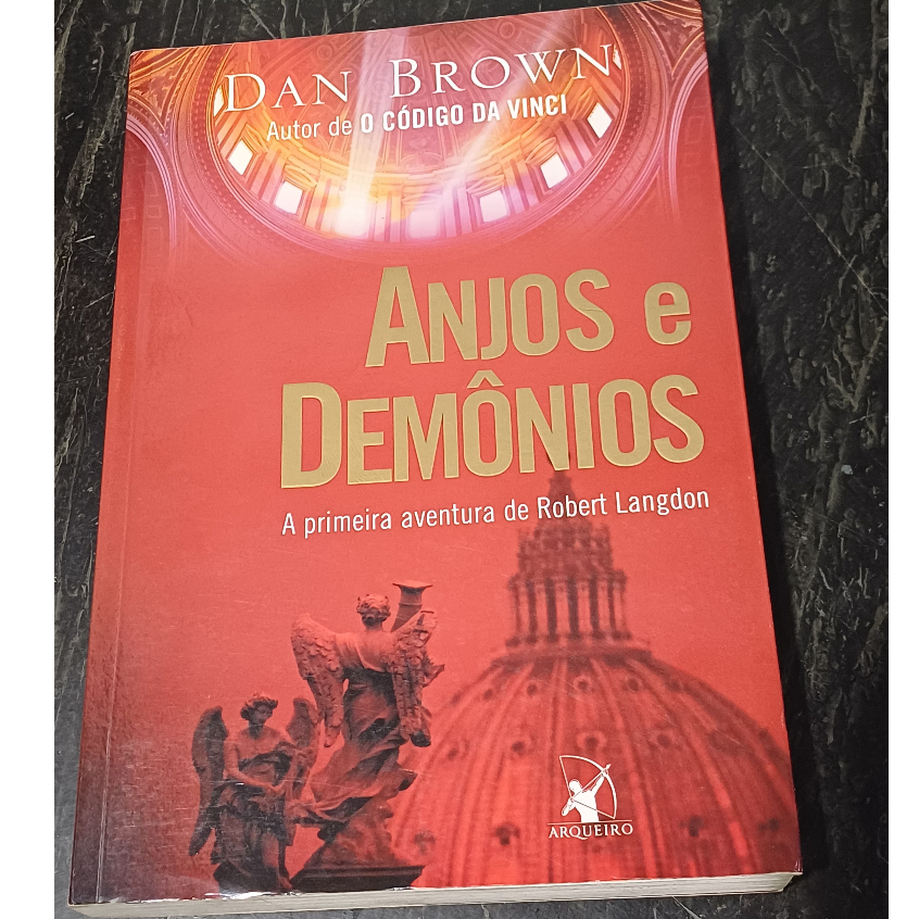 Livro: Anjos e Demônios - Dan Brown | Shopee Brasil