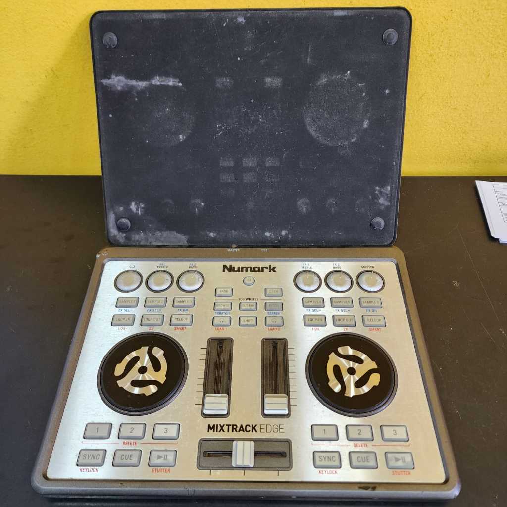 Controladora Numark Mixtrack Edge - Lindíssima - Muito Fina Tipo Um ...