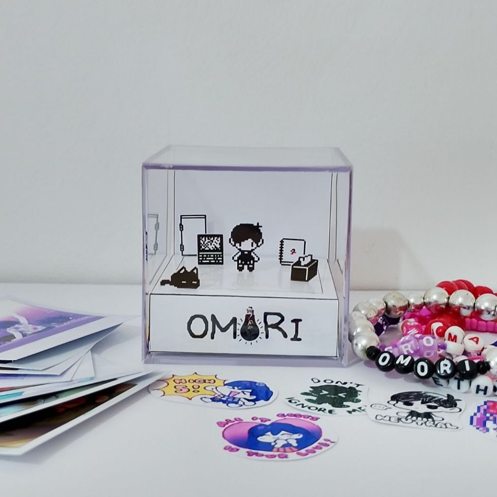 Kit Omori Box Diorama Cubo Jogo Omori White Space + Mimos (ler ...