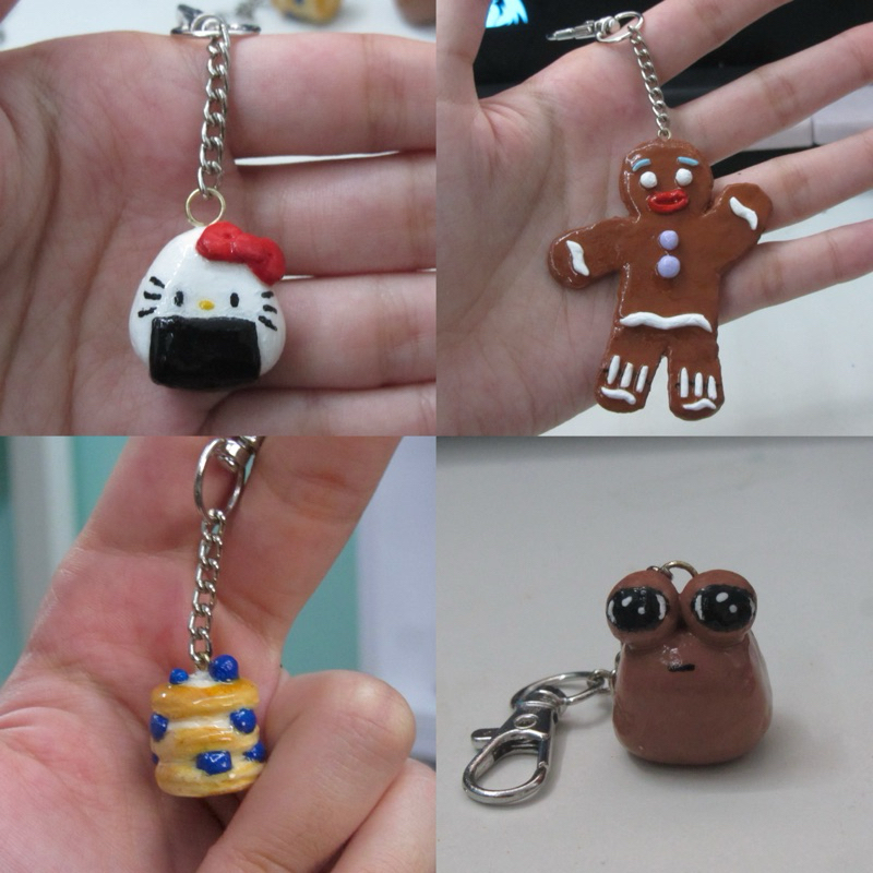 Chaveiros Artesanais Hello Kitty Pou Biscoito Panqueca | Shopee Brasil