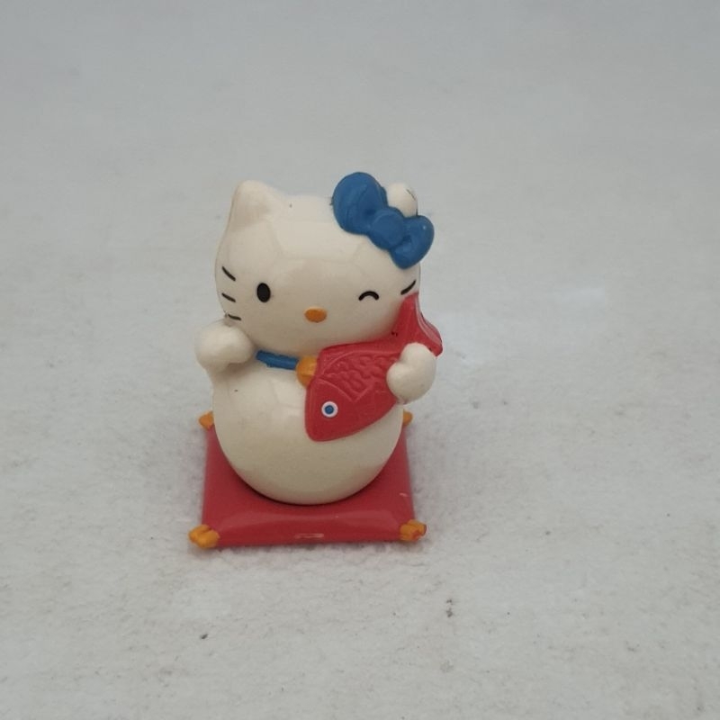 Enfeite mini Hello Kitty estilo João bobo (antigo usado) | Shopee Brasil