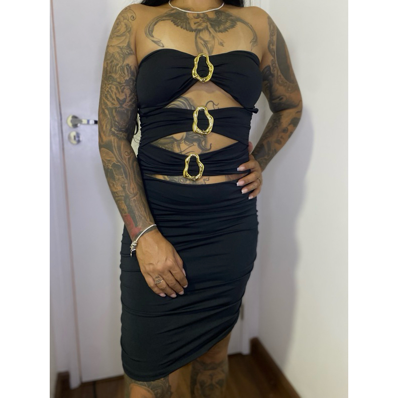 Vestido Preto com Detalhe Dourado | Aberturas na Barriga | Look Sensual e Elegante | Shopee Brasil