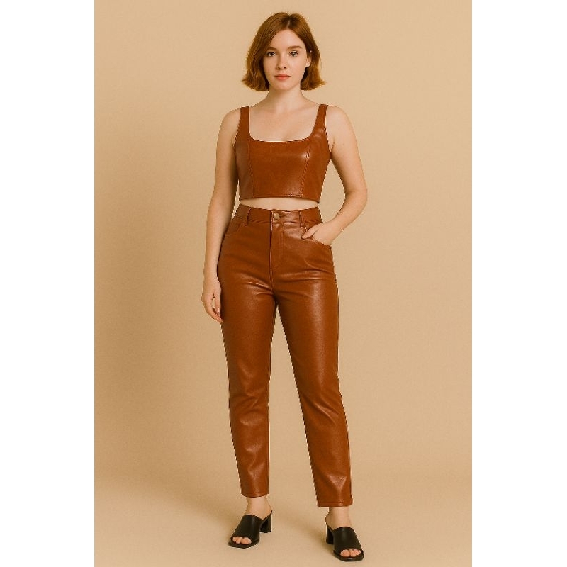 Top Cropped Couro Terracota – Alças Largas e Recorte Estruturado ...