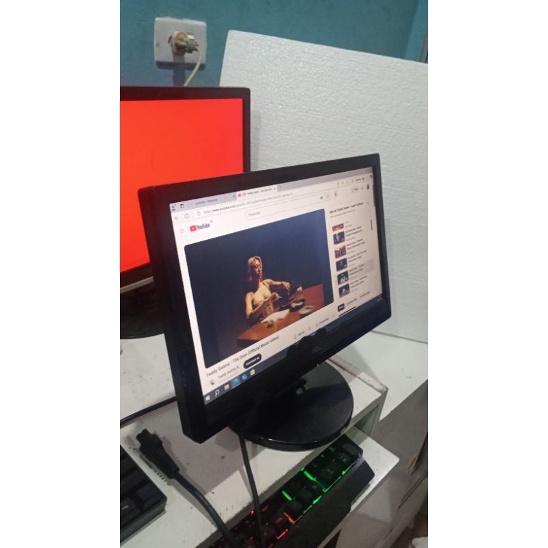 monitor AOC 16 polegadas modelo 1619Swa, com defeito na tela. | Shopee Brasil