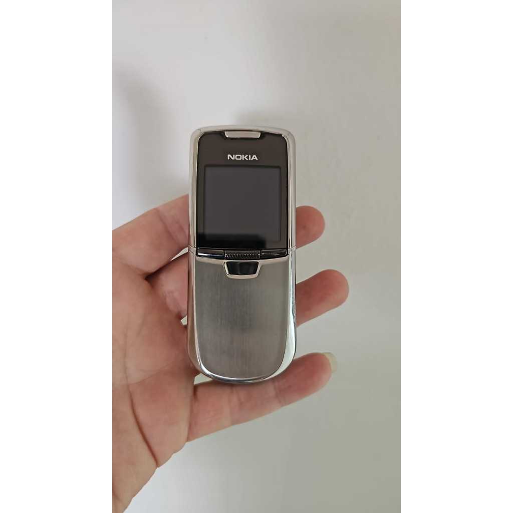 Nokia 8800 é um celular de luxo lançado em 2005 Desbloqueado com ...