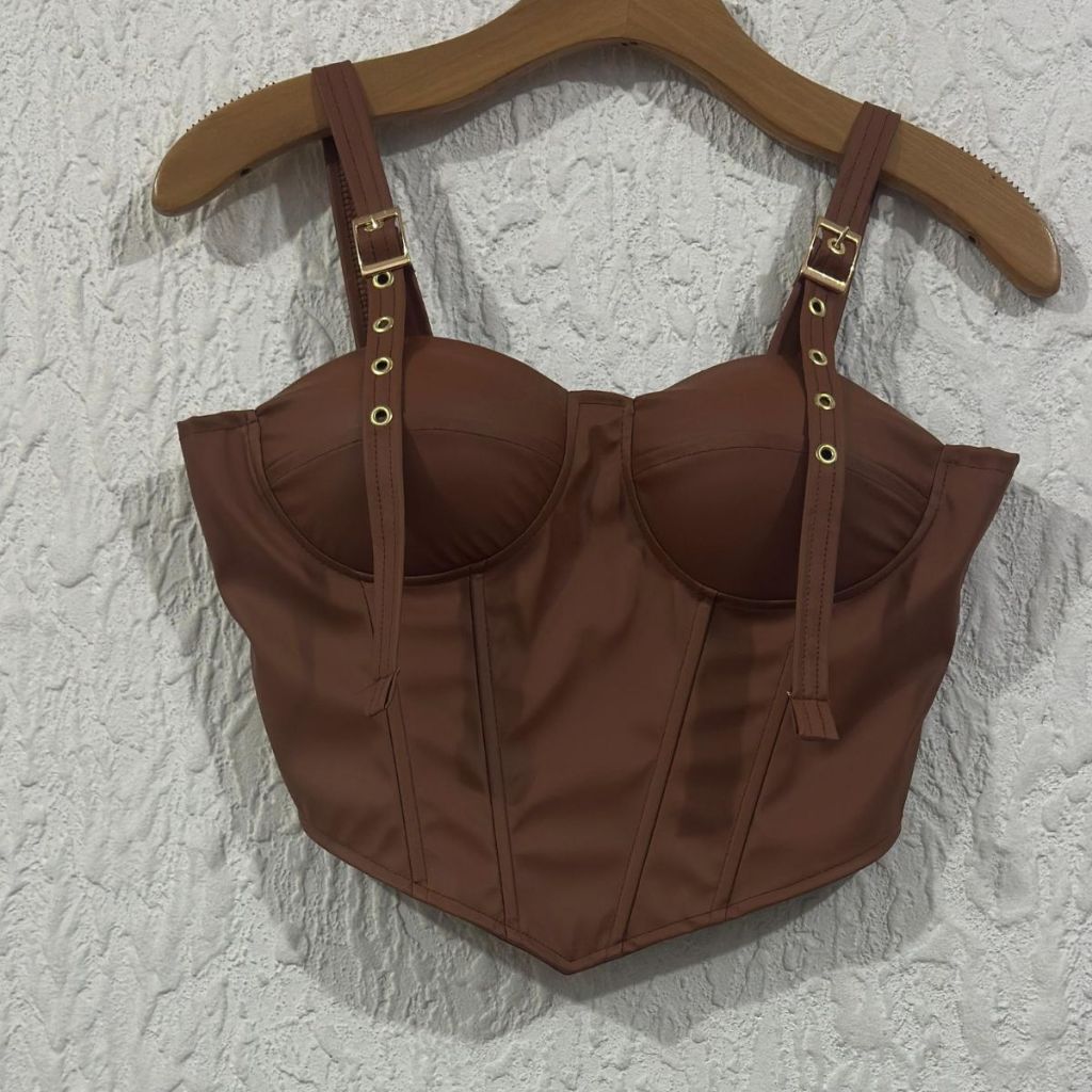top cropped tecido couro fake alça com detalhe atrás com zíper tamanho ...