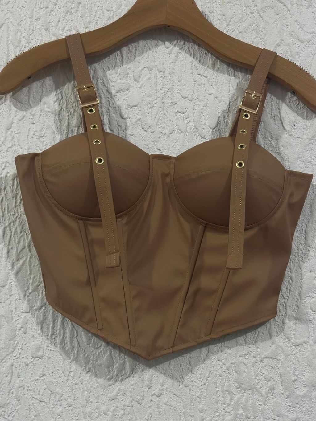 top cropped tecido couro fake alça com detalhe atrás com zíper tamanho ...