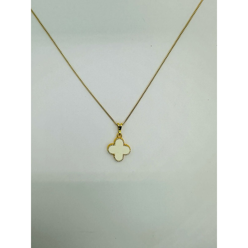 Colar Trevo de Resina Inspiração Virginia | Shopee Brasil