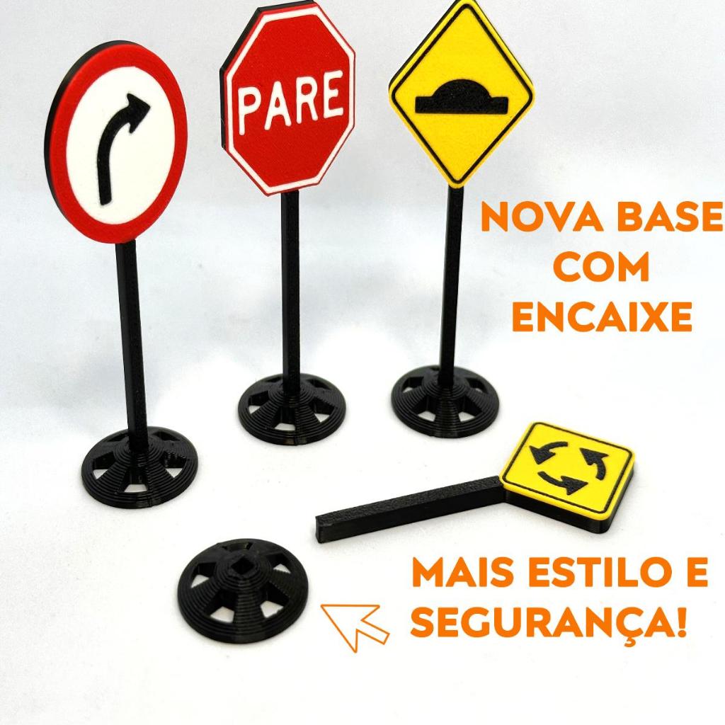 Miniaturas de placas de trânsito personalizadas com cones e barreiras ...