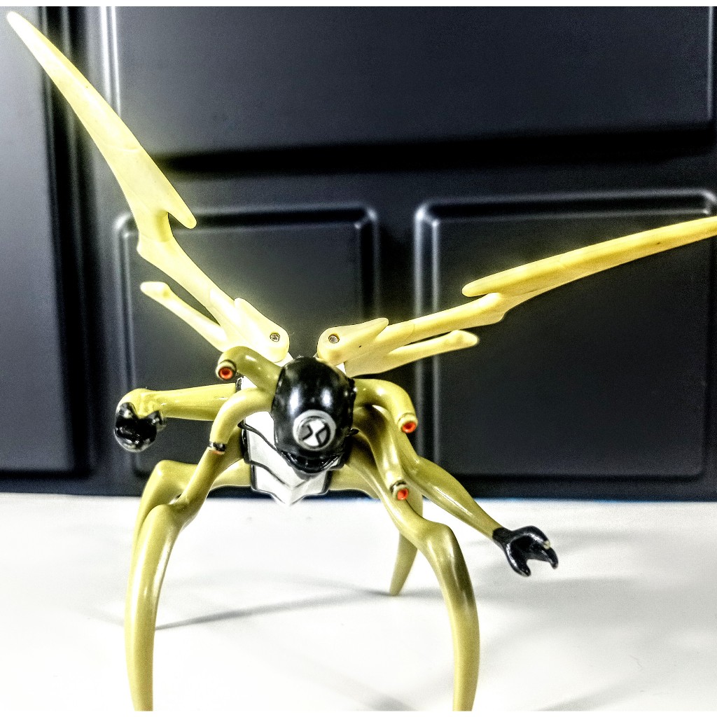 Ben 10 Clássico insectoide USADO conforme fotos | Shopee Brasil