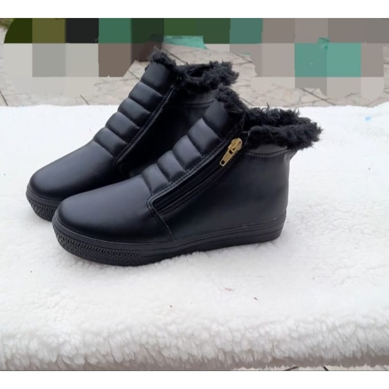 Tenis botinha forrada com lã confortavel qualidade quentinha inverno ...