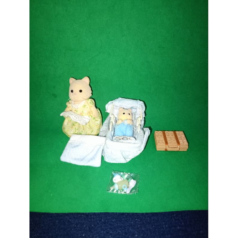 Bonequinho Mamãe Gata e Bebê Sylvanian Families | Shopee Brasil