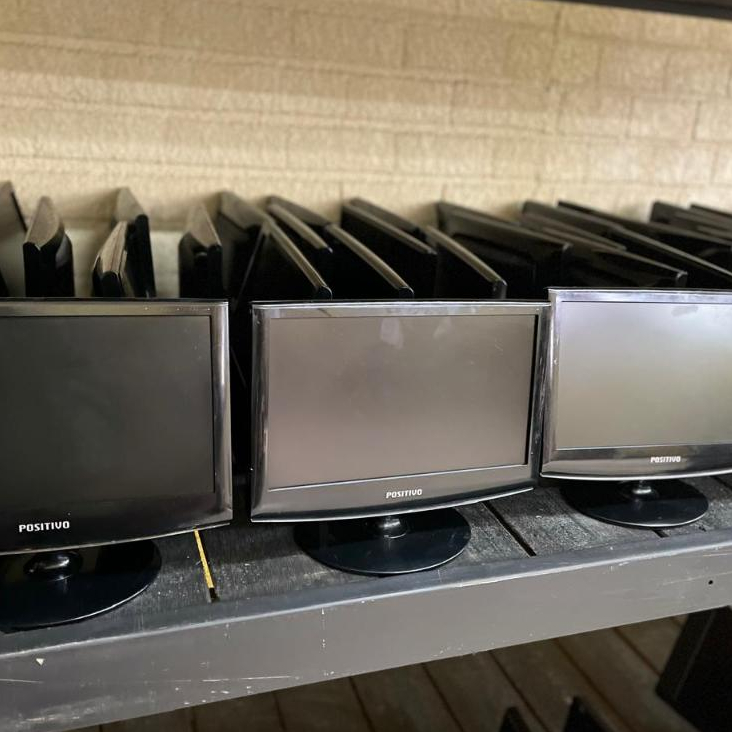 LOTE DE MONITOR LCD 16'' WIDE POSITIVO 10 UNIDADES | Shopee Brasil