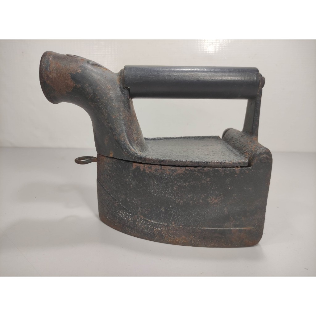 Ferro Passar Roupa Antigo A Brasa -Ferro Fundido (Usado) Efr | Shopee ...