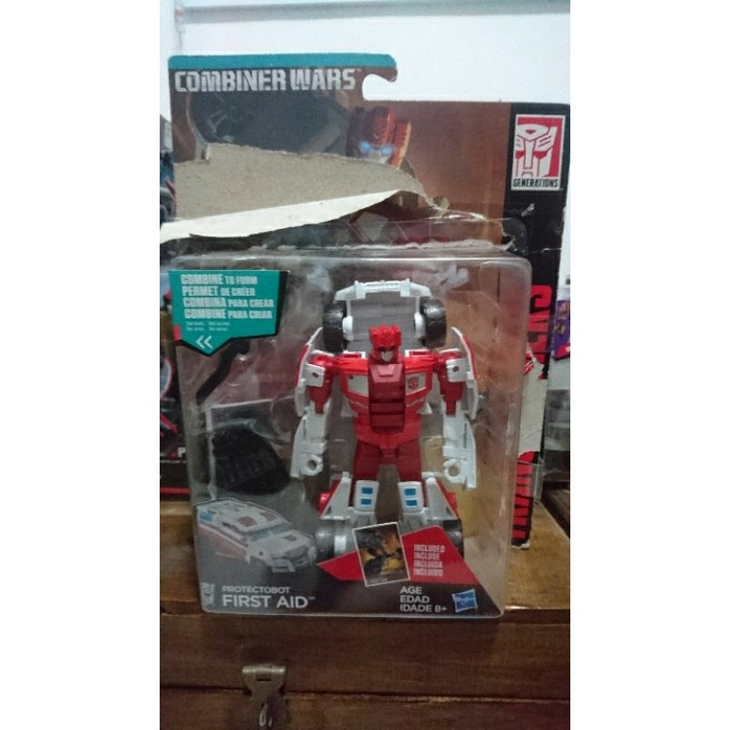 Transformers Combiner Wars First Aid | Shopee Brasil