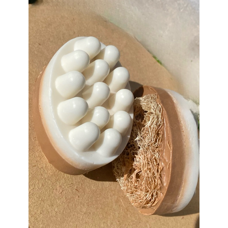 Sabonete Massageador com bucha vegetal - Leite de Coco | Shopee Brasil