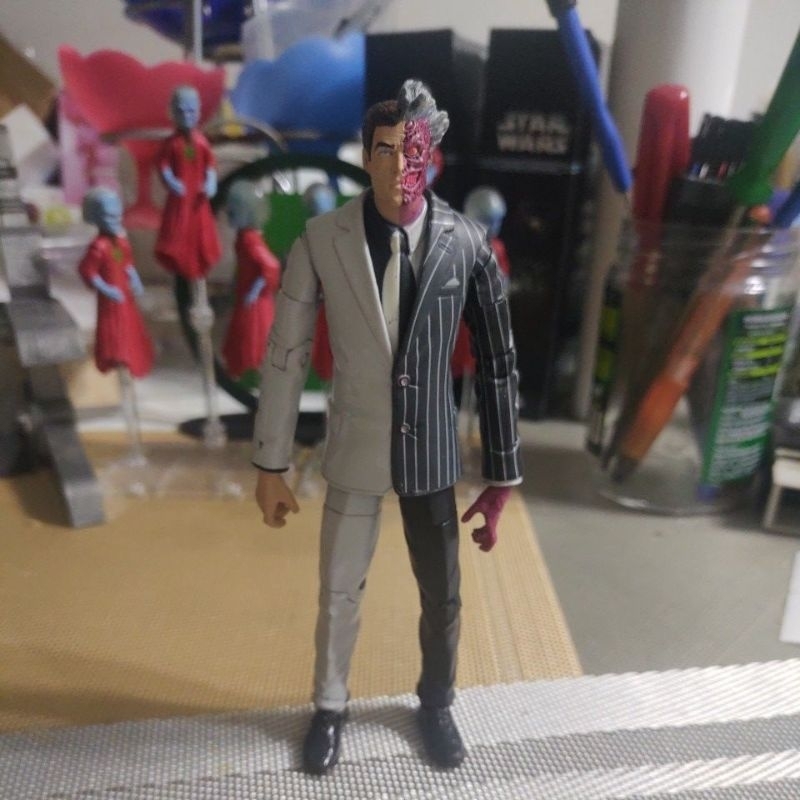 Boneco Duas Caras Variante DC Universe Classics Select Sculpt Two Face ...