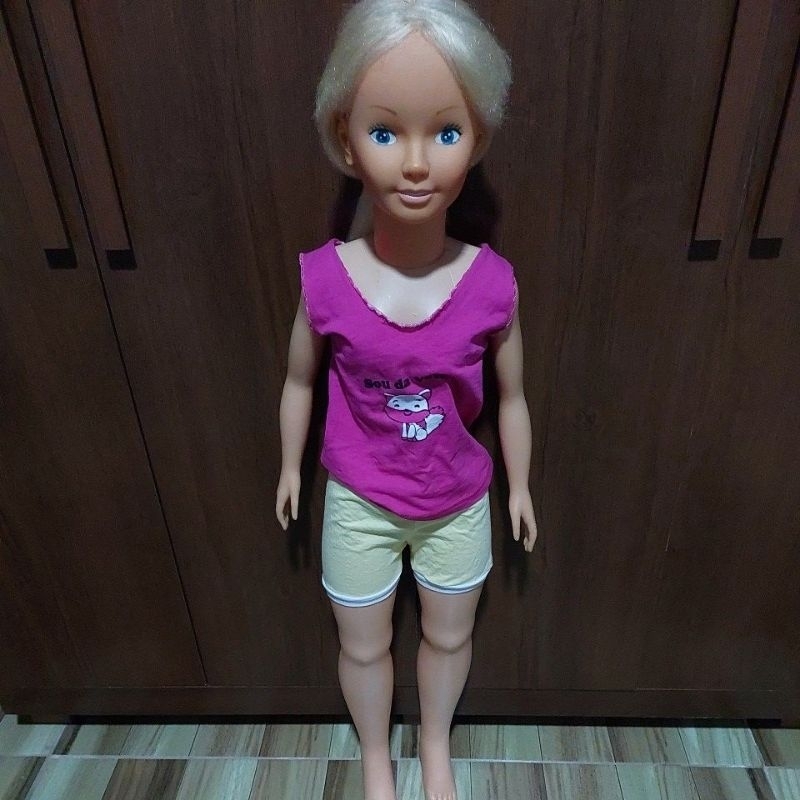 Boneca Bárbara de 1 meltro. | Shopee Brasil