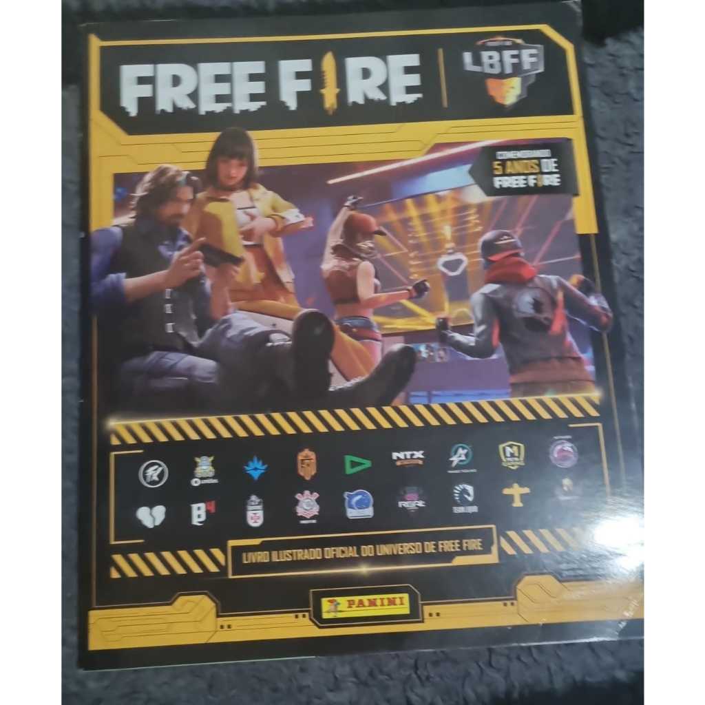 ÁLBUM FREE FIRE COMPLETO COM TODAS AS FIGURINHAS COLADAS - PANINI ...