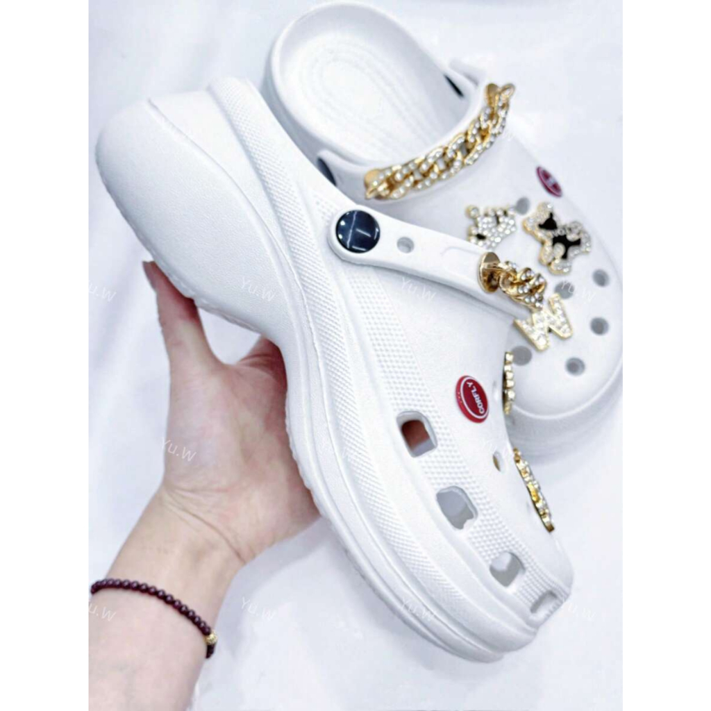BABUCHE PLATAFORMA CORFLY COM PEDRARIA ALEATORIA CROCO | Shopee Brasil