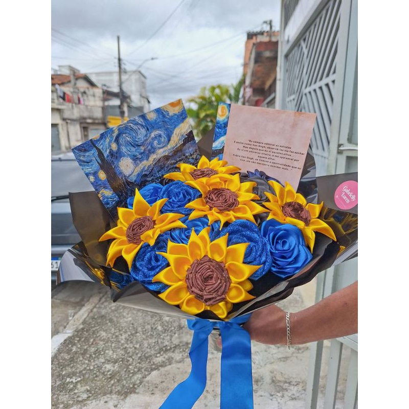 Buquê de cetim Van Gogh exclusivo! com led + cartinha + montado ...
