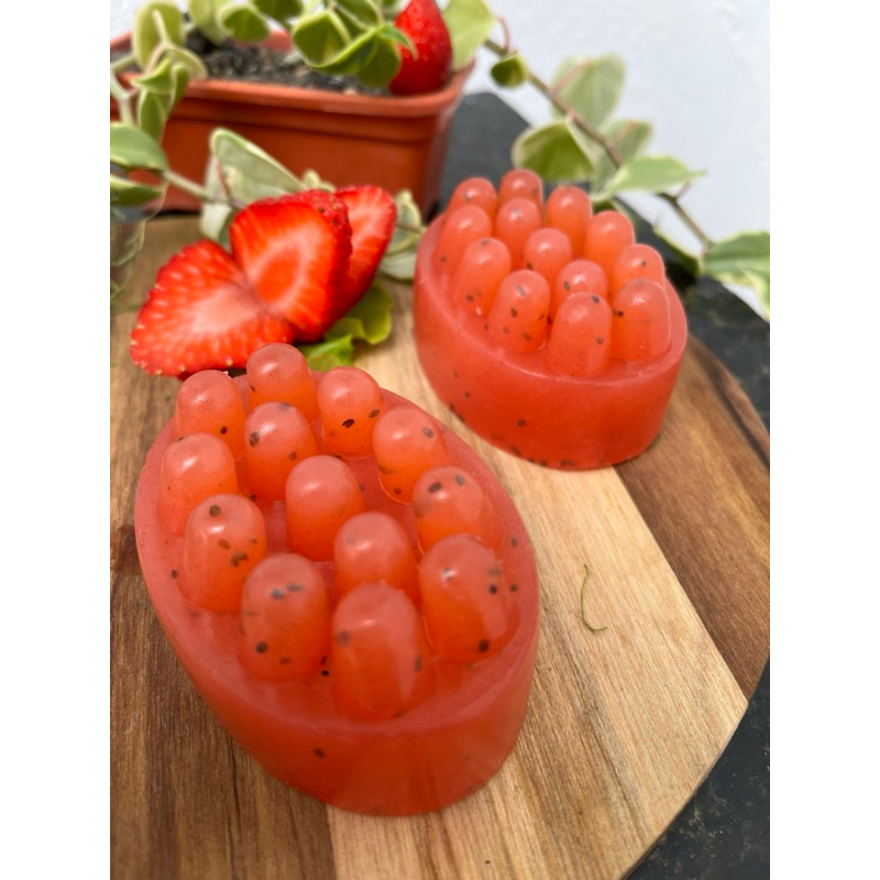 Sabonete artesanal Morango | Shopee Brasil