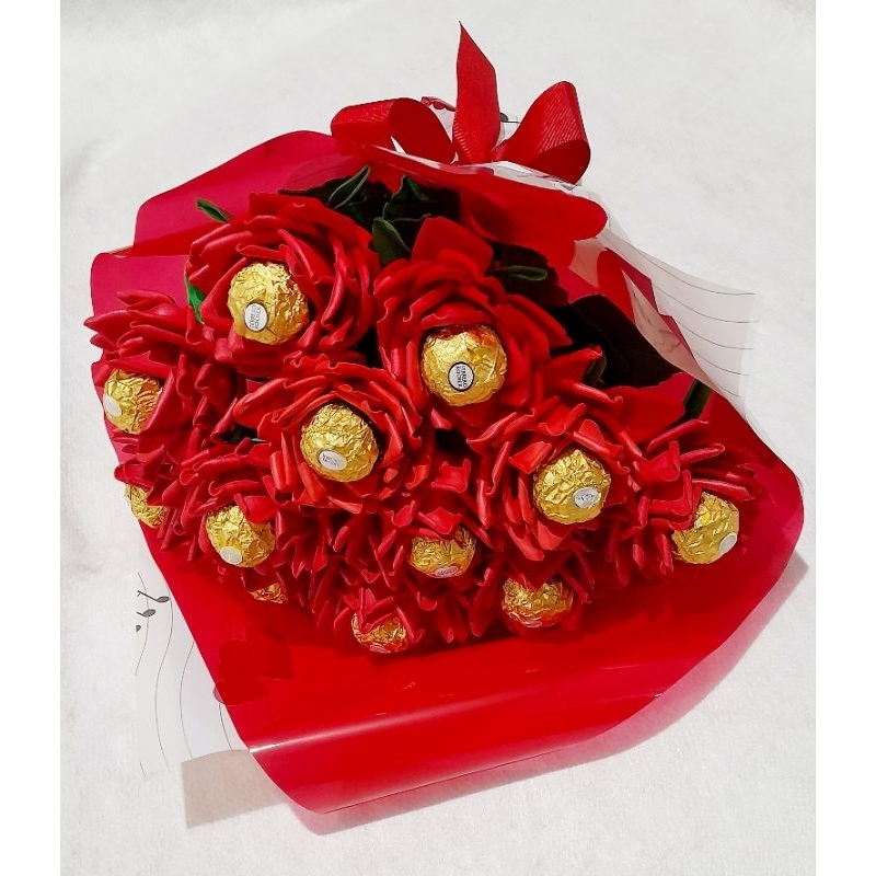 Buquê Com 12 Rosas E Bombons Ferrero Rocher Shopee Brasil