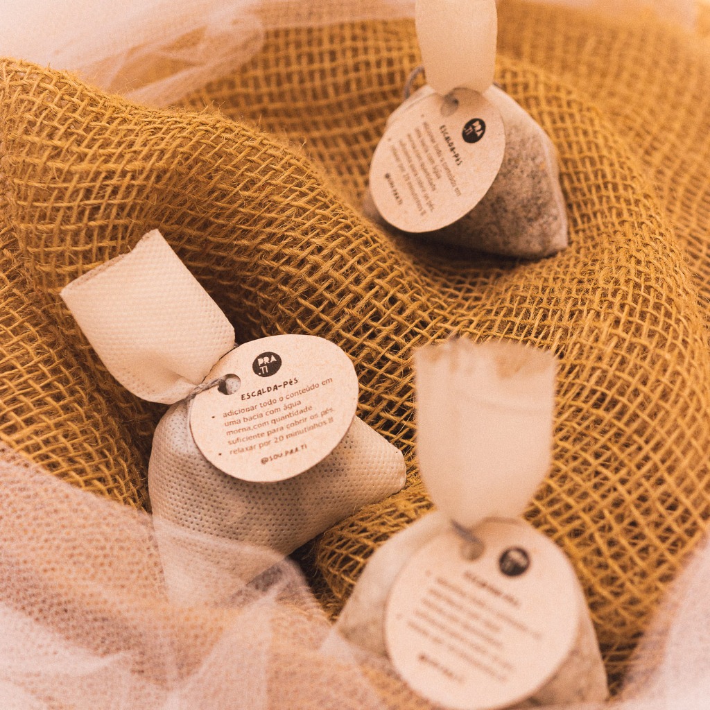 15 ESCALDA PÉS LEMBRANCINHAS | mimos e brindes | com óleo essencial | Shopee Brasil
