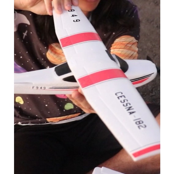 Avião Cessna 182 F949 WLtoys + 2 baterias (testado no vídeo) | Shopee ...