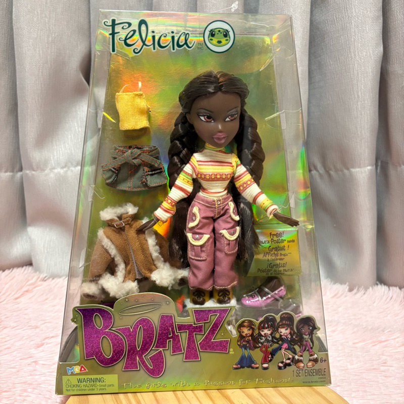 Bratz Felicia Campfire Repro com 2 Outfits e Pôster Envio Imediato ...