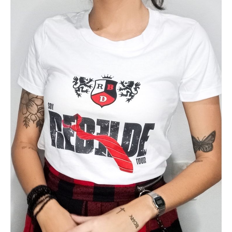 Camiseta T-shirt Soy Rebelde Tour Brasão RBD Gravata | Shopee Brasil