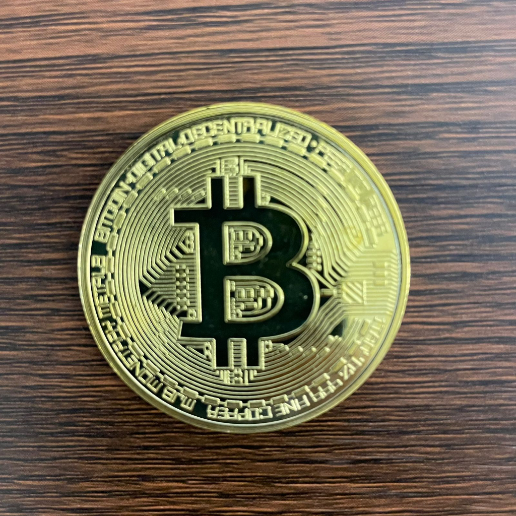 Moeda bitcoin metal , comemorativa medalha (cor ouro metal) | Shopee Brasil