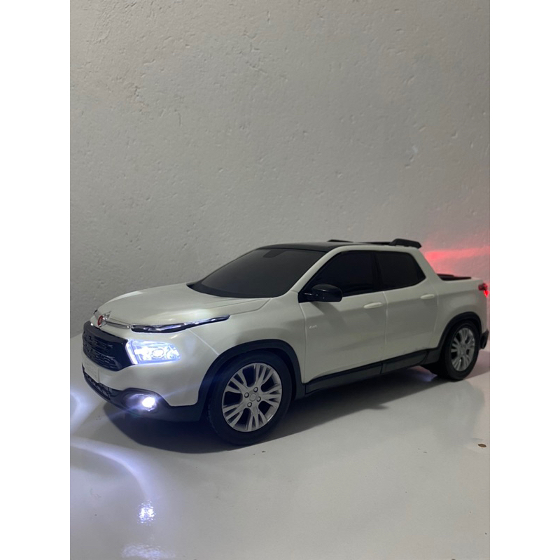 Miniatura Fiat Toro Modificada com Som e Led | Shopee Brasil