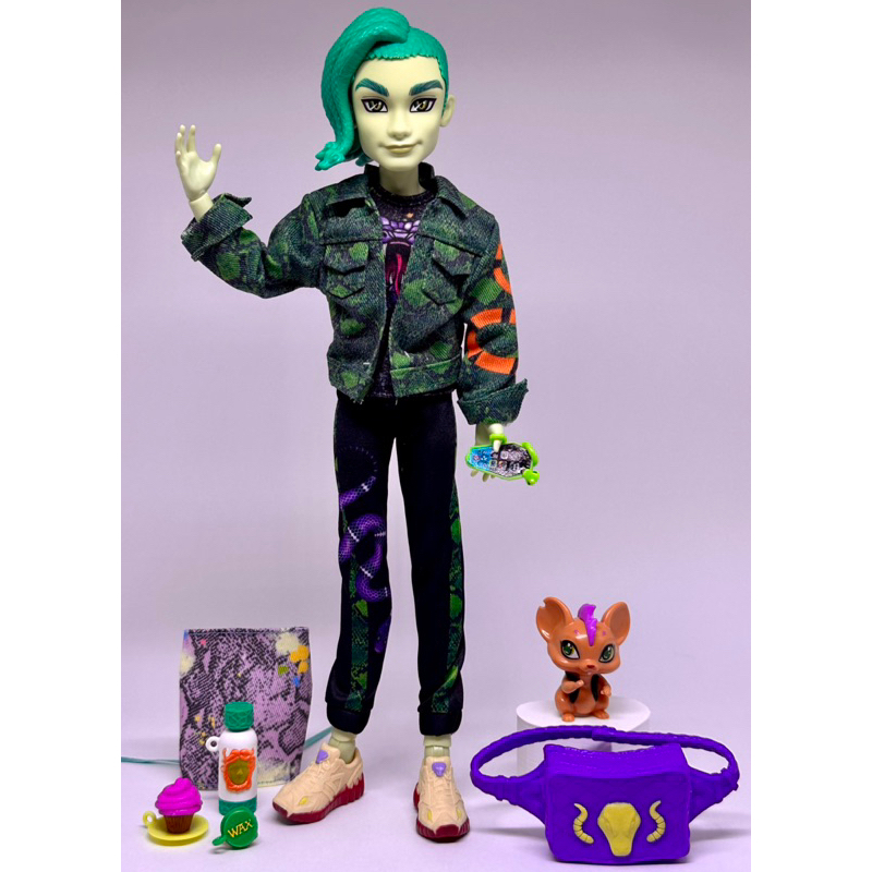 Boneca Monster High Série G3 Deuce Gorgon! | Shopee Brasil