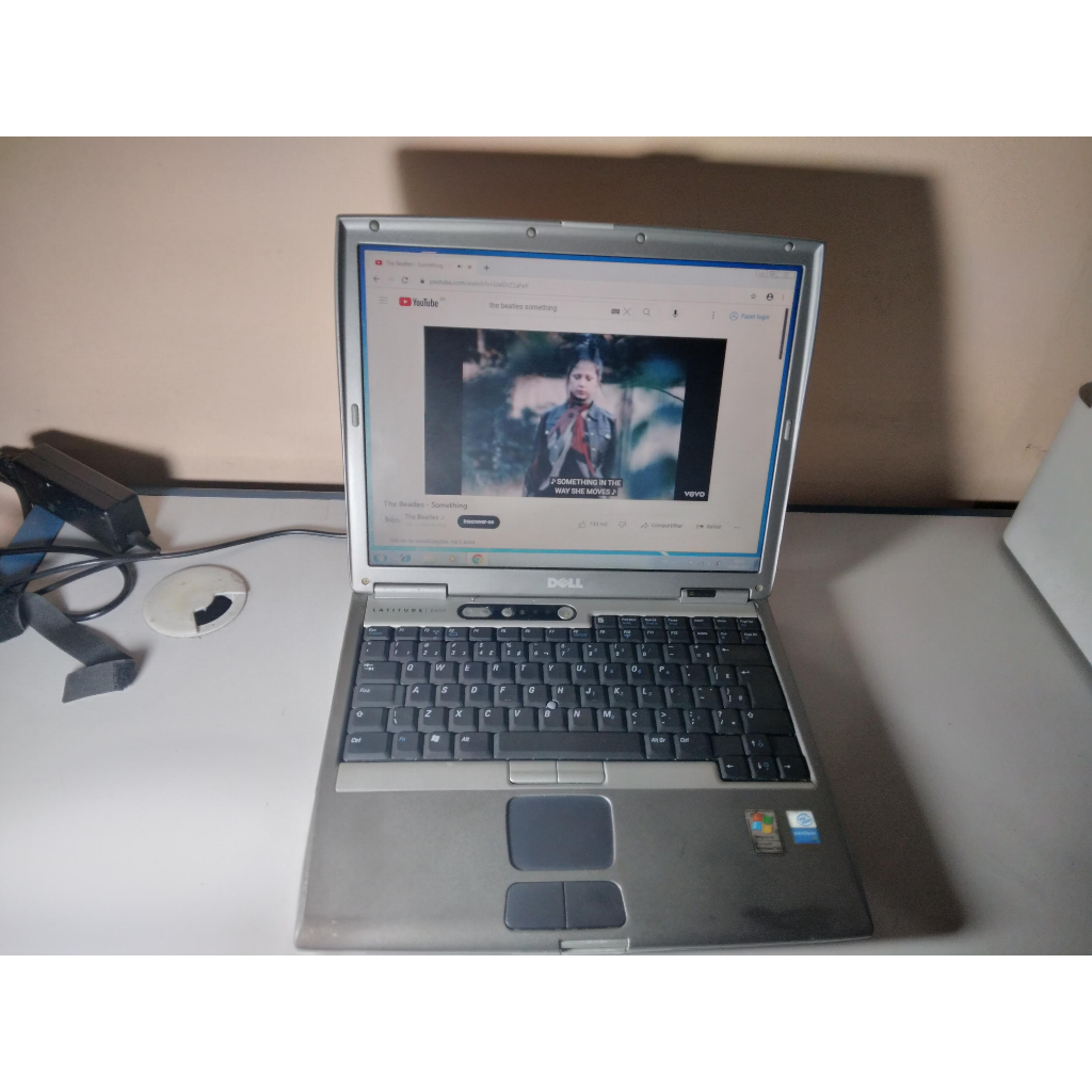 NOTEBOOK DELL LATITUDE D600 2GB DE MEMORIA HD DE 40GB LEIA A DESCRIÇÃO ...