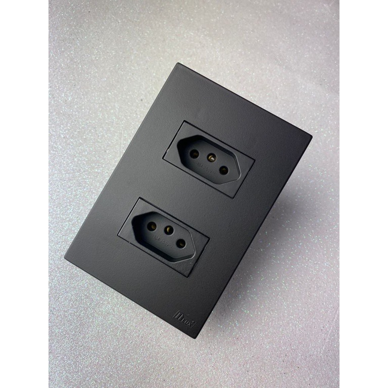 Tomada 10A 20A Interruptor Simples Paralelo Conjunto 4x2 Blux Recta Preto Fosco + Fácil ...